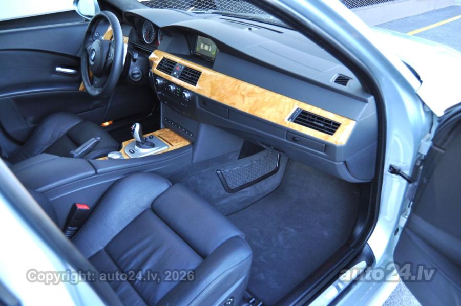 Pelēks BMW M-series 2007 Tallina, ar dzinēja tilpumu 5.00 L un nobraukumu 61 tūkst. km par 59500 €, foto 25 vietnē AUTOMOTO.COM.LV