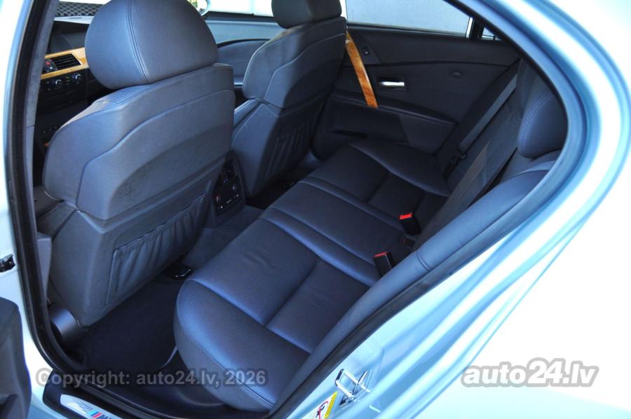 Pelēks BMW M-series 2007 Tallina, ar dzinēja tilpumu 5.00 L un nobraukumu 61 tūkst. km par 59500 €, foto 29 vietnē AUTOMOTO.COM.LV