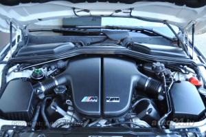 Pelēks BMW M-series 2007 Tallina, ar dzinēja tilpumu 5.00 L un nobraukumu 61 tūkst. km par 59500 €, foto 31 vietnē AUTOMOTO.COM.LV