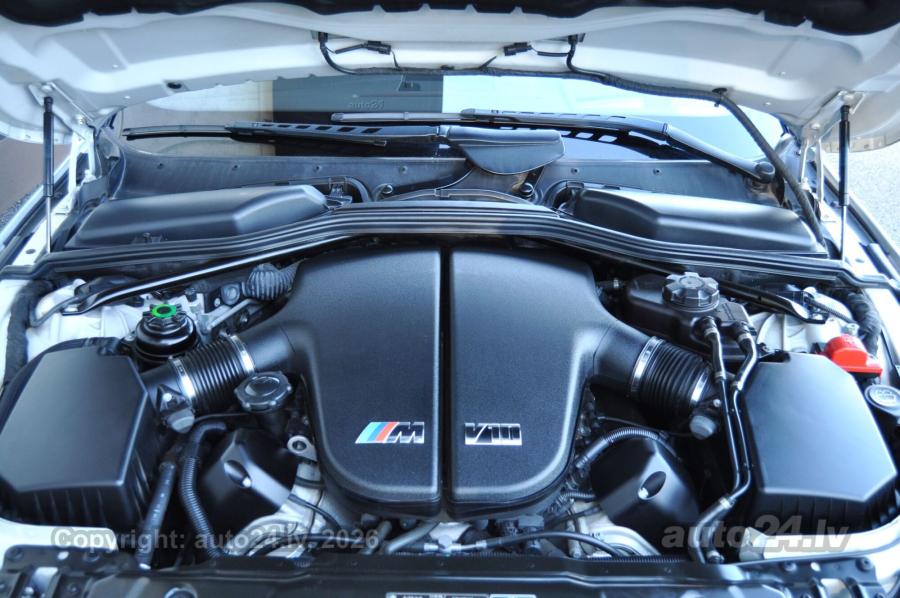 Pelēks BMW M-series 2007 Tallina, ar dzinēja tilpumu 5.00 L un nobraukumu 61 tūkst. km par 59500 €, foto 31 vietnē AUTOMOTO.COM.LV
