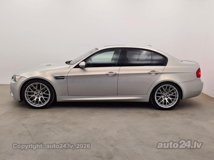 Pelēks BMW M-series 2012 Tallina, ar dzinēja tilpumu 4.00 L un nobraukumu 188 tūkst. km par 42000 €, foto 4 vietnē AUTOMOTO.COM.LV