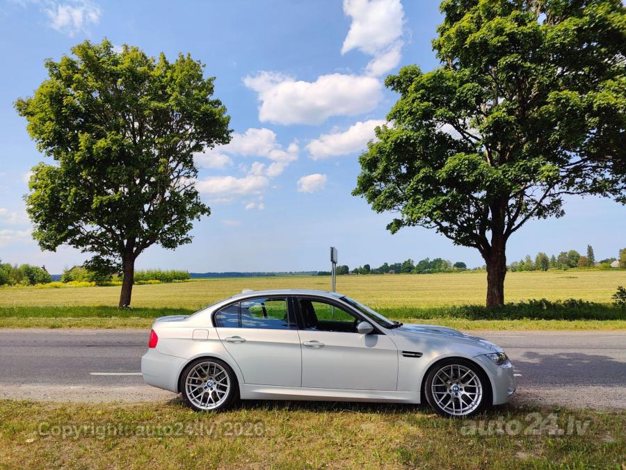 Pelēks BMW M-series 2012 Tallina, ar dzinēja tilpumu 4.00 L un nobraukumu 188 tūkst. km par 42000 €, foto 16 vietnē AUTOMOTO.COM.LV