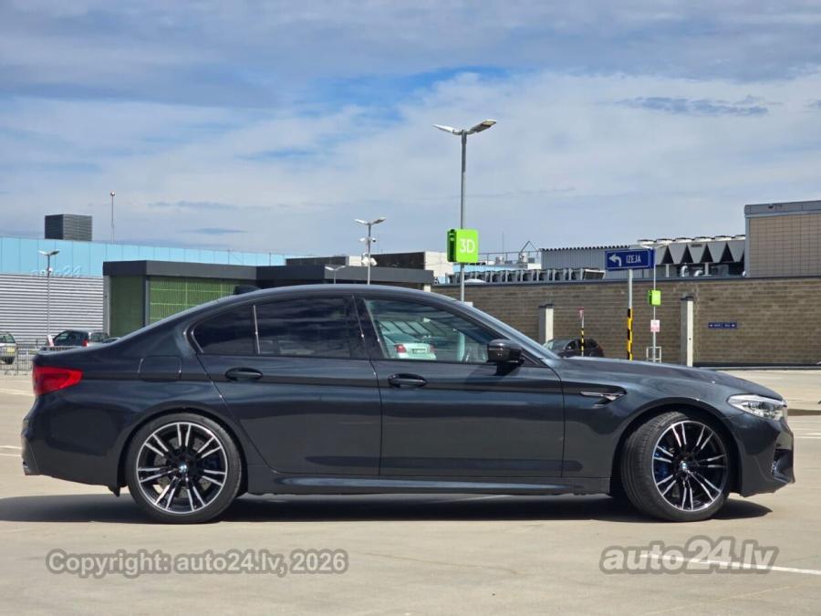 Grey BMW M-series 2019 in Riga, with an engine capacity of 4.40 L and mileage of 85 thousand km for 55900 €, photo 5 on AUTOMOTO.COM.LV