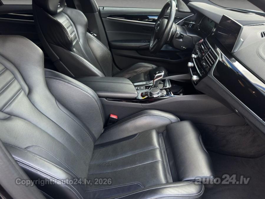 Grey BMW M-series 2019 in Riga, with an engine capacity of 4.40 L and mileage of 85 thousand km for 55900 €, photo 8 on AUTOMOTO.COM.LV
