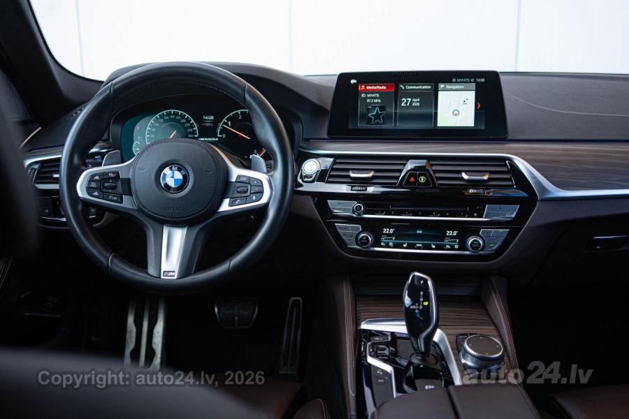 Pelēks BMW M-series 2019 Tartu, ar dzinēja tilpumu 3.00 L un nobraukumu 154 tūkst. km par 30900 €, foto 17 vietnē AUTOMOTO.COM.LV