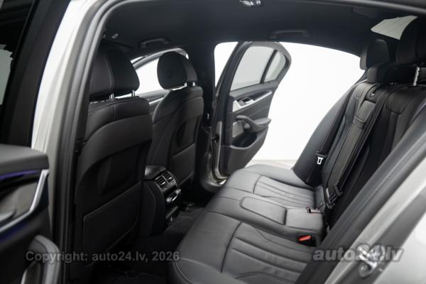 Grey BMW M-series 2019 in Tallinn, with an engine capacity of 4.40 L and mileage of 58 thousand km for 54999 €, photo 9 on AUTOMOTO.COM.LV