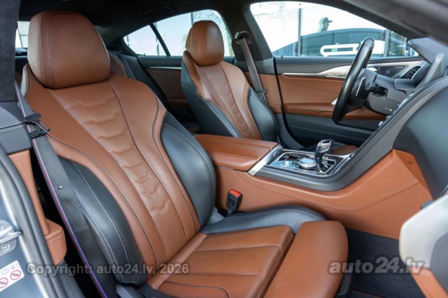 Pelēks BMW M-series 2021 Tallina, ar dzinēja tilpumu 4.40 L un nobraukumu 89 tūkst. km par 68900 €, foto 13 vietnē AUTOMOTO.COM.LV