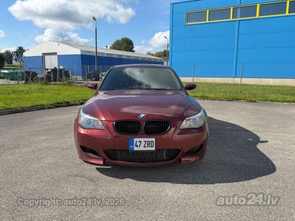 Red BMW M-series 2005 in Tallinn, with an engine capacity of 5.00 L and mileage of 143 thousand km for 27499 €, photo 3 on AUTOMOTO.COM.LV