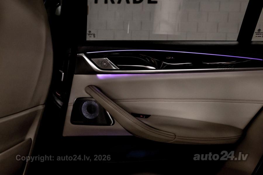 Sarkans BMW M-series 2018 Pērnava, ar dzinēja tilpumu 4.40 L un nobraukumu 140 tūkst. km par 47490 €, foto 21 vietnē AUTOMOTO.COM.LV