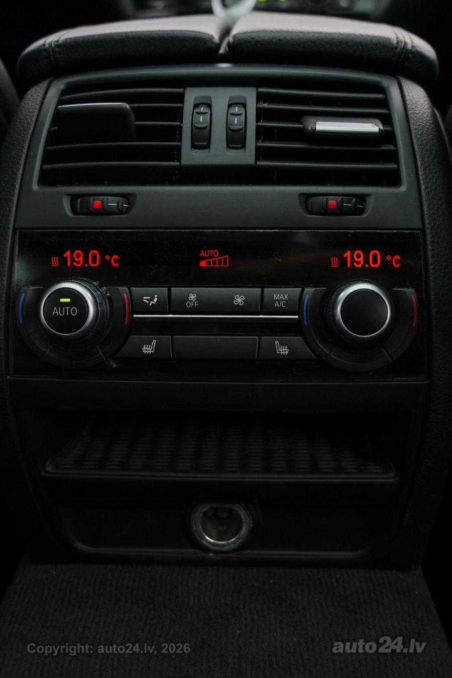 BMW M-series 2013 Tallina, ar dzinēja tilpumu 3.00 L un nobraukumu 270 tūkst. km par 13999 €, foto 12 vietnē AUTOMOTO.COM.LV