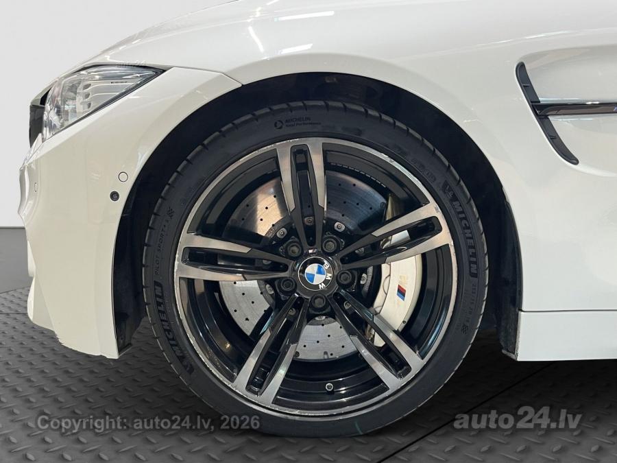 White BMW M-series 2014 in Tallinn, with an engine capacity of 3.00 L and mileage of 79 thousand km for 44900 €, photo 16 on AUTOMOTO.COM.LV