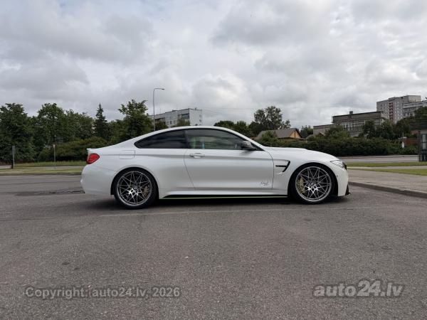 White BMW M-series 2016 in Riga, with an engine capacity of 3.00 L and mileage of 100 thousand km for 41000 €, photo 5 on AUTOMOTO.COM.LV