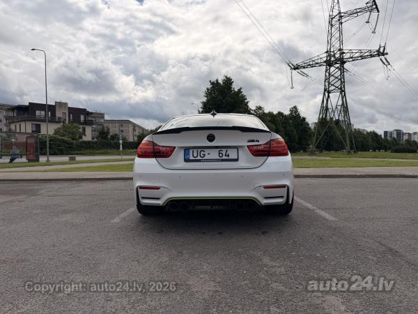 White BMW M-series 2016 in Riga, with an engine capacity of 3.00 L and mileage of 100 thousand km for 41000 €, photo 7 on AUTOMOTO.COM.LV