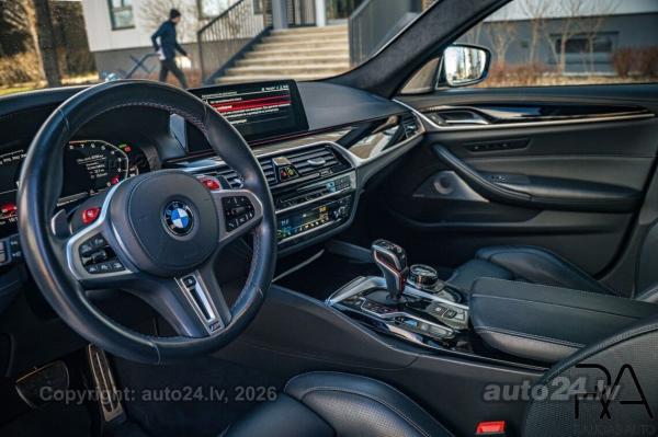 White BMW M-series 2019 in Riga, with an engine capacity of 4.40 L and mileage of 41 thousand km for 64990 €, photo 9 on AUTOMOTO.COM.LV