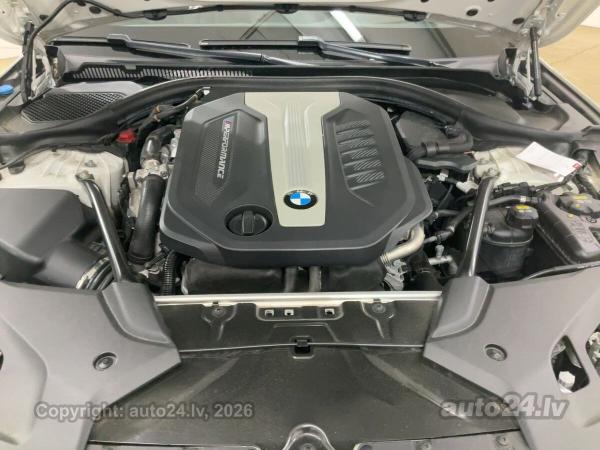 White BMW M-series 2018 in Tallinn, with an engine capacity of 3.00 L and mileage of 211 thousand km for 25500 €, photo 10 on AUTOMOTO.COM.LV