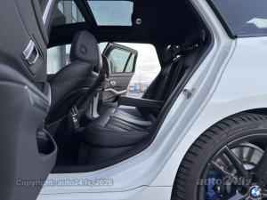 White BMW M-series 2020 in Tallinn, with an engine capacity of 3.00 L and mileage of 181 thousand km for 42900 €, photo 22 on AUTOMOTO.COM.LV