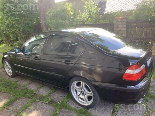 Black BMW M1 2005 in Riga, with an engine capacity of 2.20 L and mileage of 227 thousand km for 3000 €, photo 3 on AUTOMOTO.COM.LV
