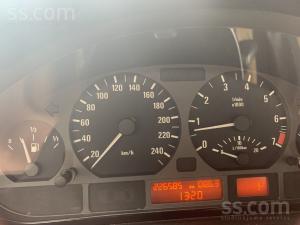 Black BMW M1 2005 in Riga, with an engine capacity of 2.20 L and mileage of 227 thousand km for 3000 €, photo 5 on AUTOMOTO.COM.LV