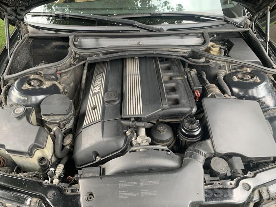 Black BMW M1 2005 in Riga, with an engine capacity of 2.20 L and mileage of 227 thousand km for 3000 €, photo 10 on AUTOMOTO.COM.LV