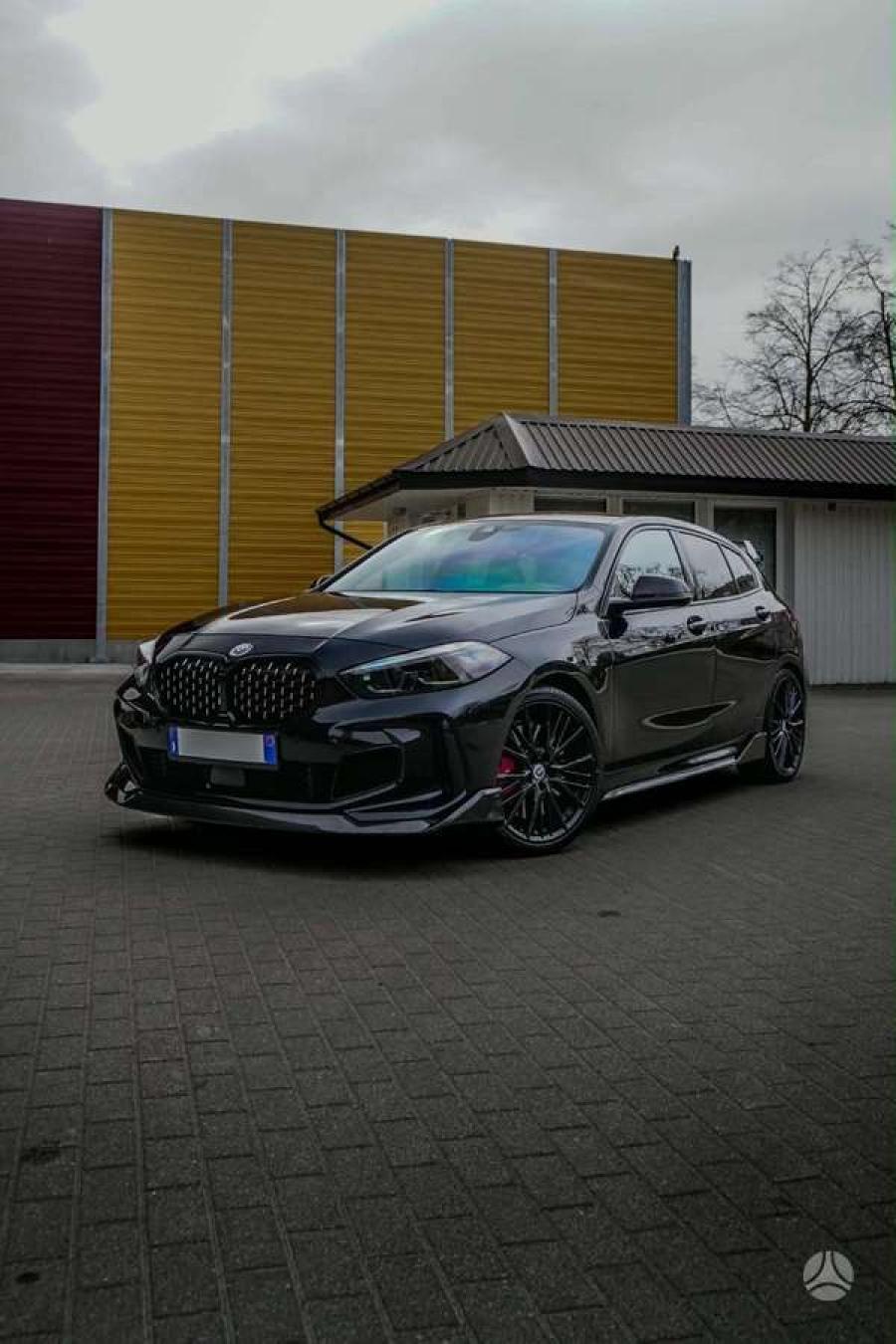 Melns BMW m135 2022 Klaipėda, ar dzinēja tilpumu 2.00 L un nobraukumu 60 tūkst. km par 40000 €, foto 1 vietnē AUTOMOTO.COM.LV