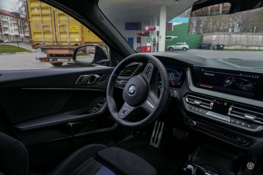 Melns BMW m135 2022 Klaipėda, ar dzinēja tilpumu 2.00 L un nobraukumu 60 tūkst. km par 40000 €, foto 4 vietnē AUTOMOTO.COM.LV