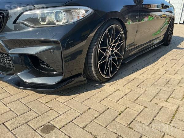 Black BMW M2 2015 in Riga, with an engine capacity of 3.00 L and mileage of 145 thousand km for 28880 €, photo 4 on AUTOMOTO.COM.LV