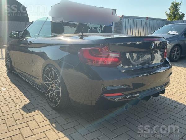 Black BMW M2 2015 in Riga, with an engine capacity of 3.00 L and mileage of 145 thousand km for 28880 €, photo 5 on AUTOMOTO.COM.LV