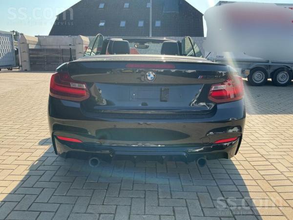Black BMW M2 2015 in Riga, with an engine capacity of 3.00 L and mileage of 145 thousand km for 28880 €, photo 7 on AUTOMOTO.COM.LV