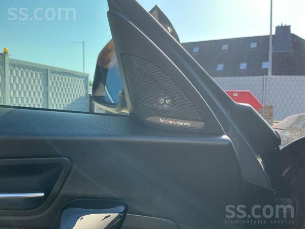 Black BMW M2 2015 in Riga, with an engine capacity of 3.00 L and mileage of 145 thousand km for 28880 €, photo 10 on AUTOMOTO.COM.LV