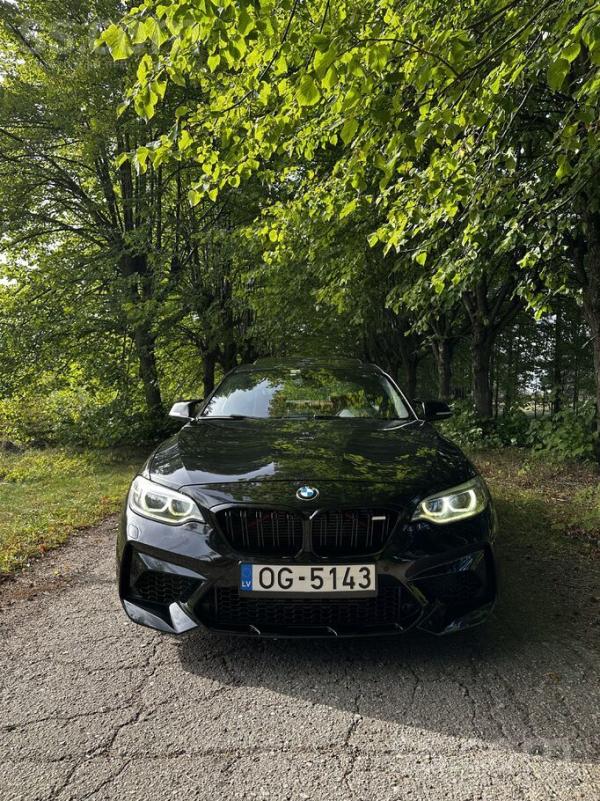 Black BMW M2 2014 in Liepaja, with an engine capacity of 3.00 L and mileage of 200 thousand km for 20500 €, photo 1 on AUTOMOTO.COM.LV