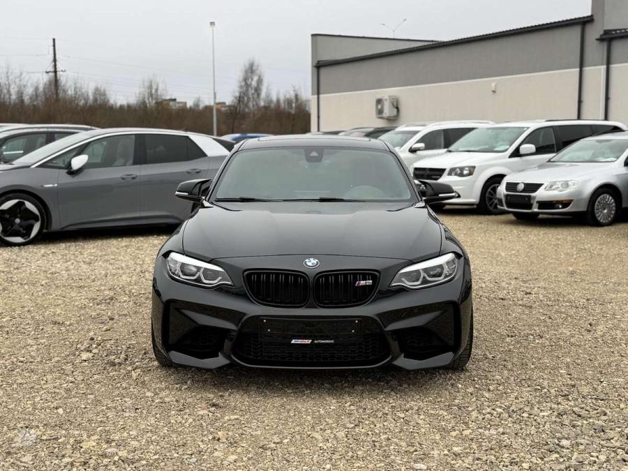 Black BMW M2 2017 in Siauliai, with an engine capacity of 3.00 L and mileage of 87 thousand km for 33500 €, photo 2 on AUTOMOTO.COM.LV