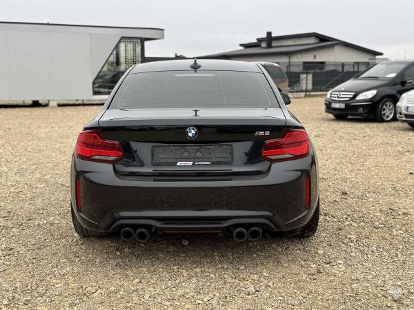 Black BMW M2 2017 in Siauliai, with an engine capacity of 2.98 L and mileage of 87 thousand km for 33500 €, photo 5 on AUTOMOTO.COM.LV