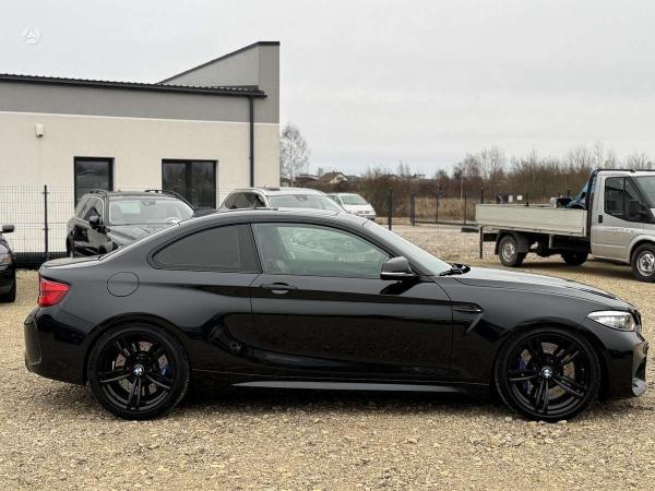 Black BMW M2 2017 in Siauliai, with an engine capacity of 2.98 L and mileage of 87 thousand km for 33500 €, photo 7 on AUTOMOTO.COM.LV