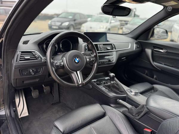 Black BMW M2 2017 in Siauliai, with an engine capacity of 2.98 L and mileage of 87 thousand km for 33500 €, photo 10 on AUTOMOTO.COM.LV