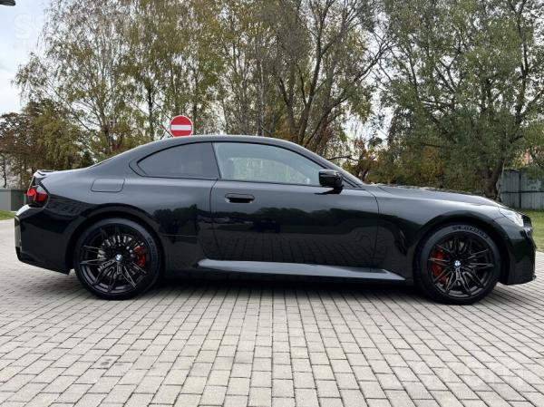 Black BMW M2 2023 in Riga, with an engine capacity of 3.00 L and mileage of 45 thousand km for 62900 €, photo 5 on AUTOMOTO.COM.LV