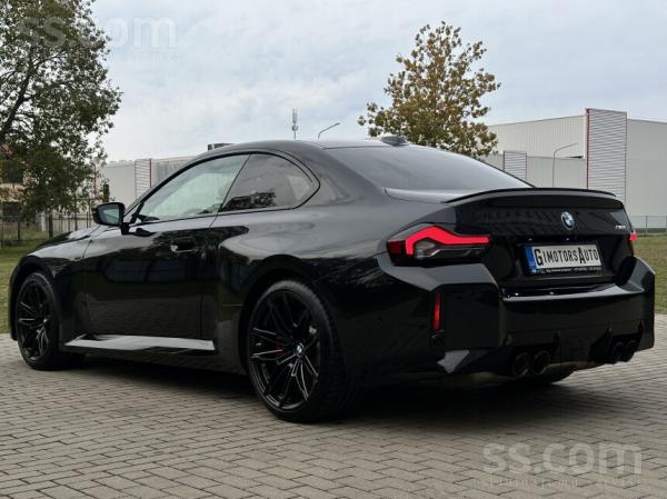 Black BMW M2 2023 in Riga, with an engine capacity of 3.00 L and mileage of 45 thousand km for 62900 €, photo 6 on AUTOMOTO.COM.LV