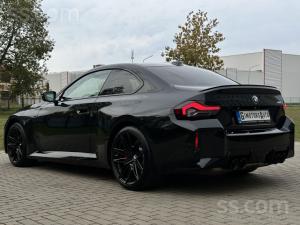 Black BMW M2 2023 in Riga, with an engine capacity of 3.00 L and mileage of 45 thousand km for 62900 €, photo 6 on AUTOMOTO.COM.LV