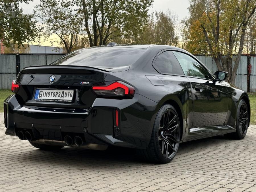 Black BMW M2 2023 in Riga, with an engine capacity of 3.00 L and mileage of 45 thousand km for 62900 €, photo 8 on AUTOMOTO.COM.LV