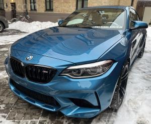 Zils BMW M2 2021 Rīga, ar dzinēja tilpumu 3.00 L un nobraukumu 18 tūkst. km par 49500 €, foto  vietnē AUTOMOTO.COM.LV