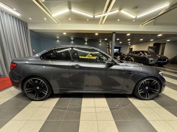 Grey BMW M2 2017 in Riga, with an engine capacity of 2.98 L and mileage of 141 thousand km for 32990 €, photo 4 on AUTOMOTO.COM.LV