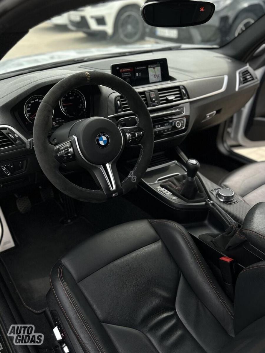Grey BMW M2 2020 in Kaunas, with an engine capacity of 3.00 L and mileage of 95 thousand km for 39000 €, photo 19 on AUTOMOTO.COM.LV