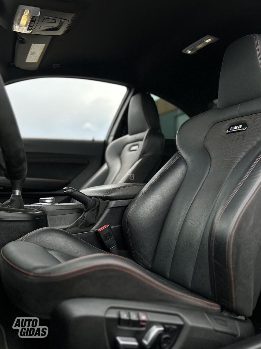 Grey BMW M2 2020 in Kaunas, with an engine capacity of 3.00 L and mileage of 95 thousand km for 39000 €, photo 24 on AUTOMOTO.COM.LV