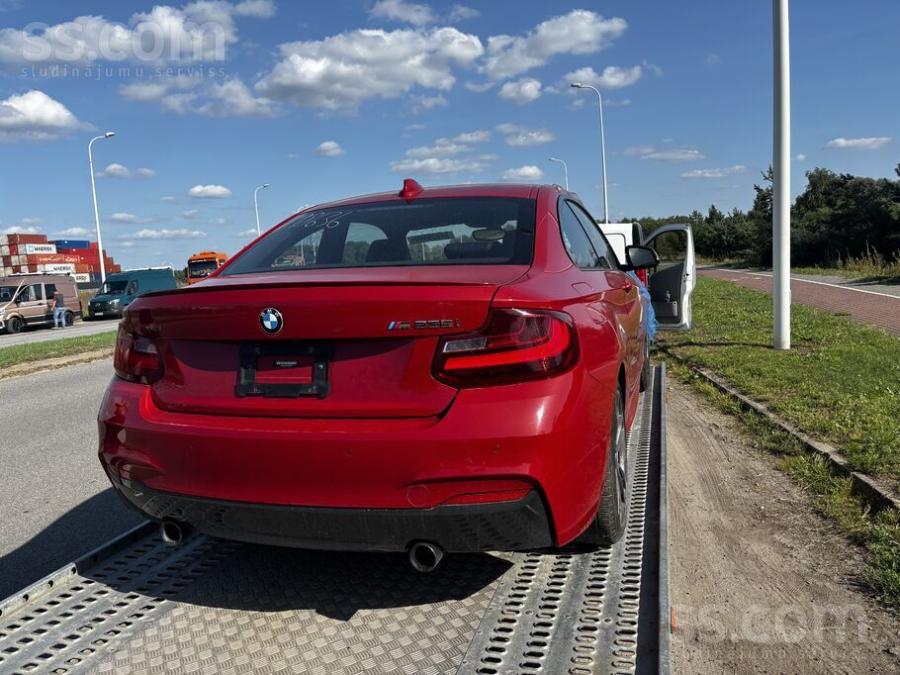 Red BMW M2 2015 in Riga, with an engine capacity of 3.00 L and mileage of 120 thousand km for 14500 €, photo 9 on AUTOMOTO.COM.LV