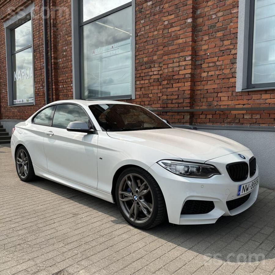 Balts BMW M2 2014 Rīga, ar dzinēja tilpumu 3.00 L un nobraukumu 163 tūkst. km par 18600 €, foto 1 vietnē AUTOMOTO.COM.LV