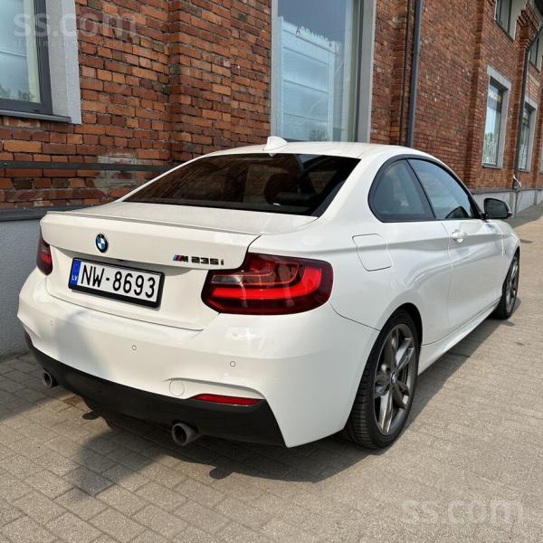 Белый БМВ M2 2014 в Рига, объемом двигателя 3.00 л и пробегом 163 тыс. км за 18600 €, фото 5 на AUTOMOTO.COM.LV