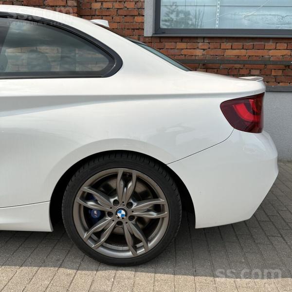 Белый БМВ M2 2014 в Рига, объемом двигателя 3.00 л и пробегом 163 тыс. км за 18600 €, фото 10 на AUTOMOTO.COM.LV