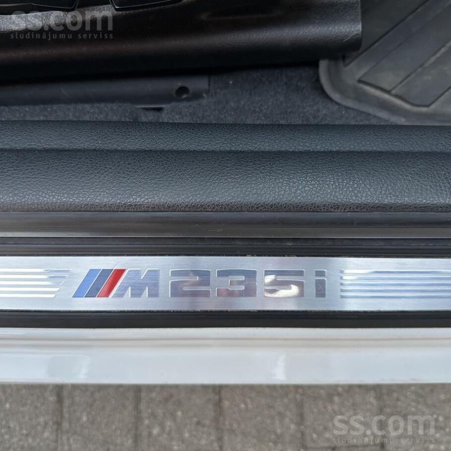 White BMW M2 2014 in Riga, with an engine capacity of 3.00 L and mileage of 163 thousand km for 18600 €, photo 19 on AUTOMOTO.COM.LV