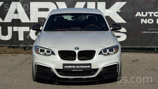 White BMW M2 2015 in Liepaja, with an engine capacity of 3.00 L and mileage of 139 thousand km for 22350 €, photo 1 on AUTOMOTO.COM.LV