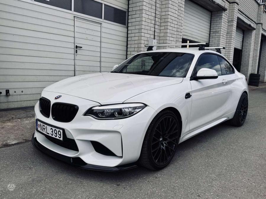 White BMW M2 2017 in Vilnius, with an engine capacity of 2.98 L and mileage of 90 thousand km for 33500 €, photo 5 on AUTOMOTO.COM.LV