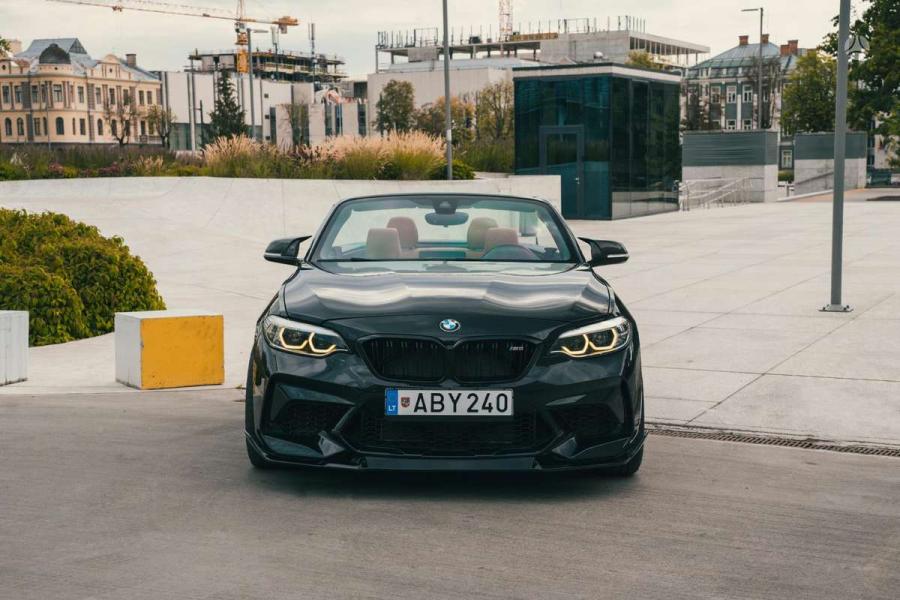 Black BMW m240i 2018 in Kaunas, with an engine capacity of 3.00 L and mileage of 67 thousand km for 22999 €, photo 1 on AUTOMOTO.COM.LV